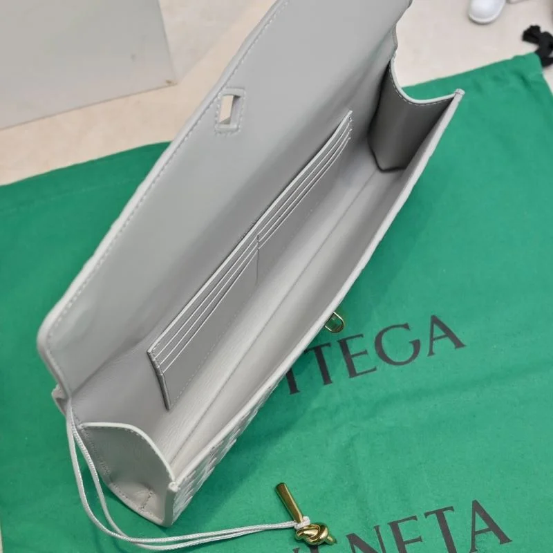 Affordable Bottega Veneta Clutch Bags