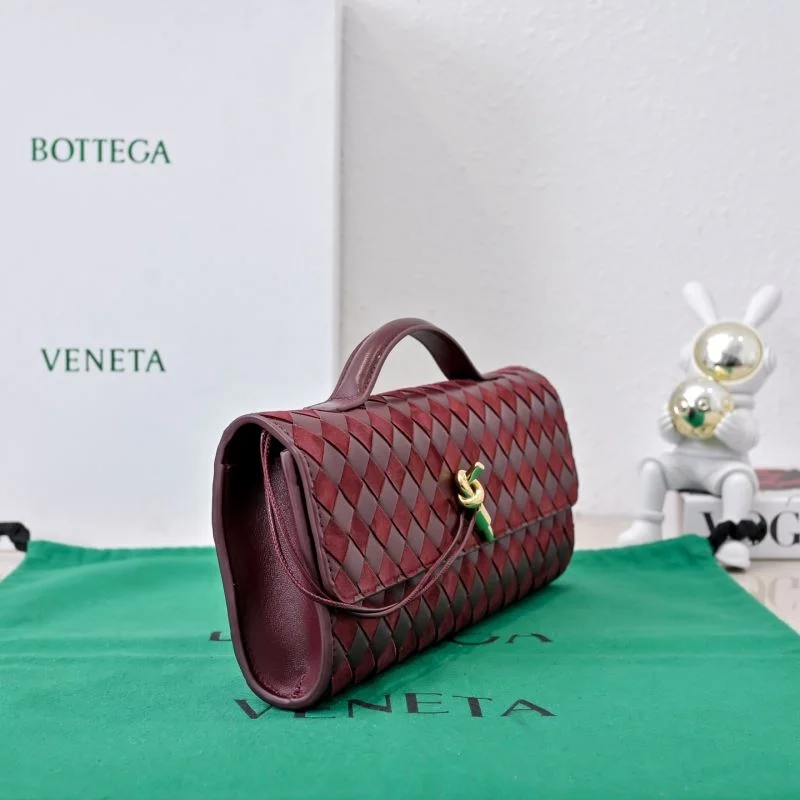 Official Bottega Veneta Clutch Bags