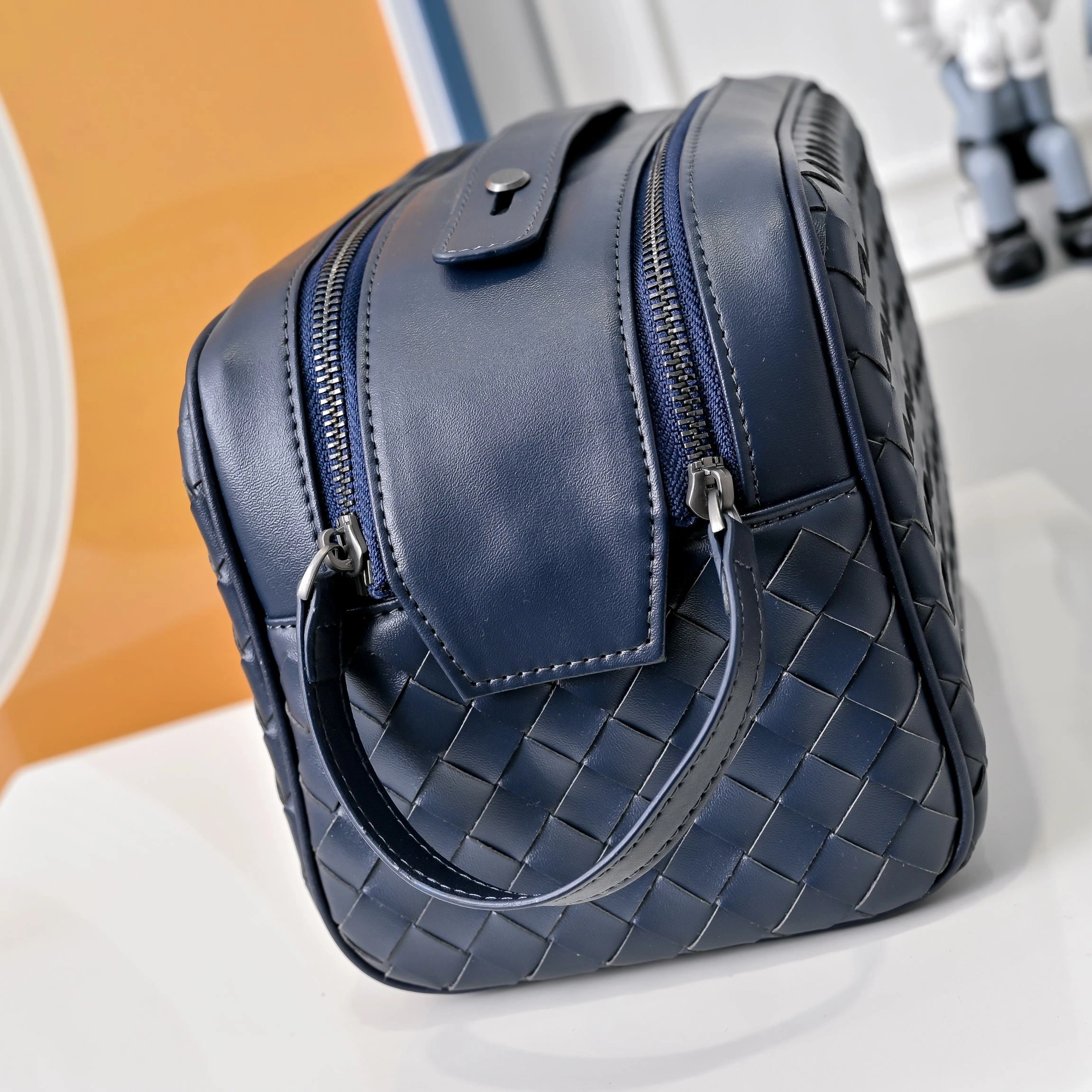 Mirror quality Bottega Veneta Cosmetic Bags