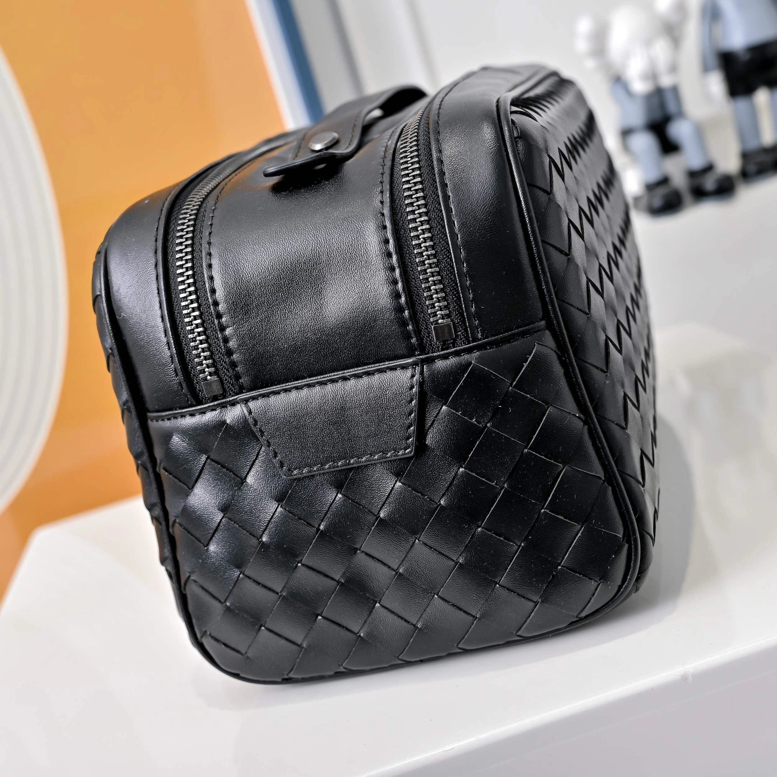 1:1 copy Bottega Veneta Cosmetic Bags