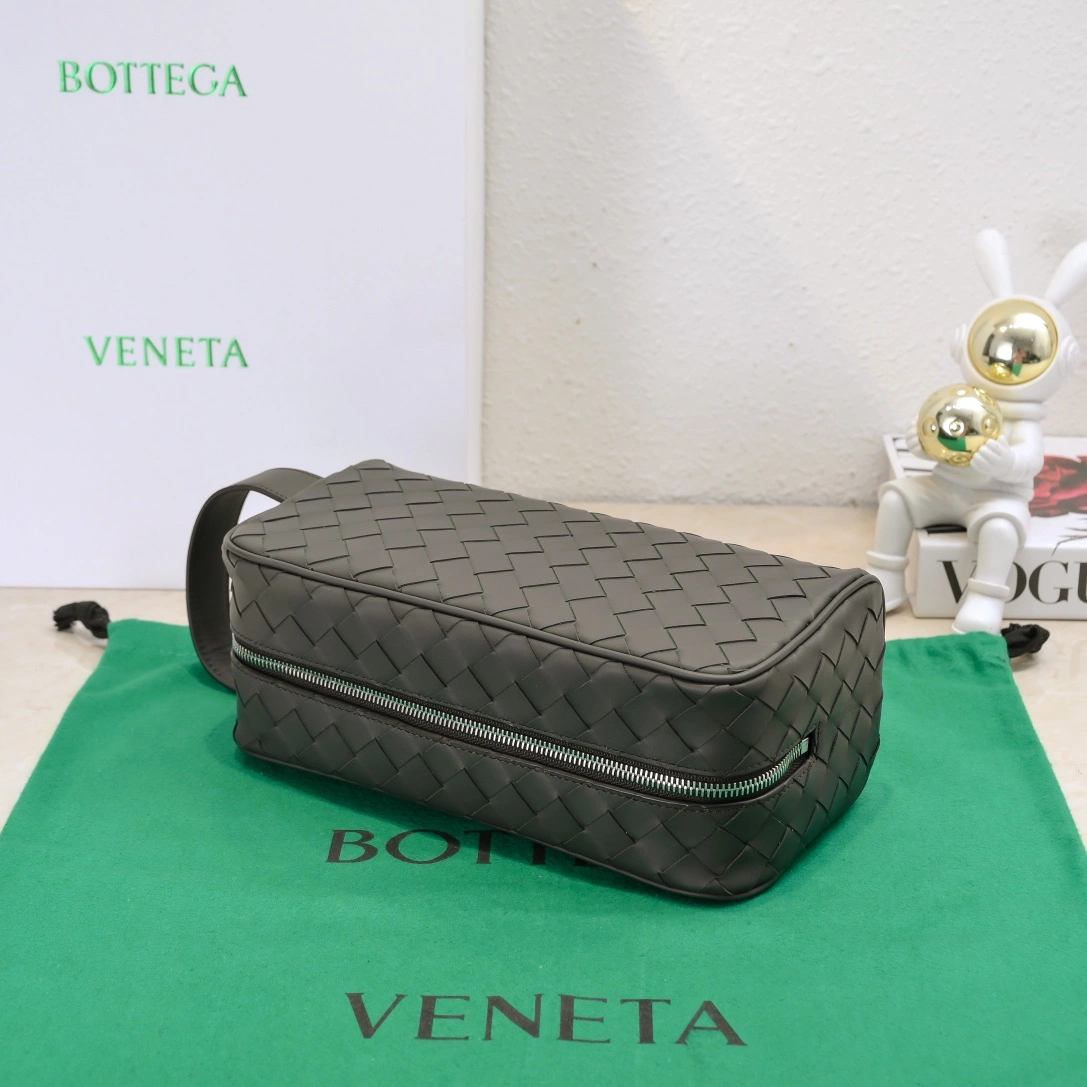 Official Bottega Veneta Cosmetic Bags