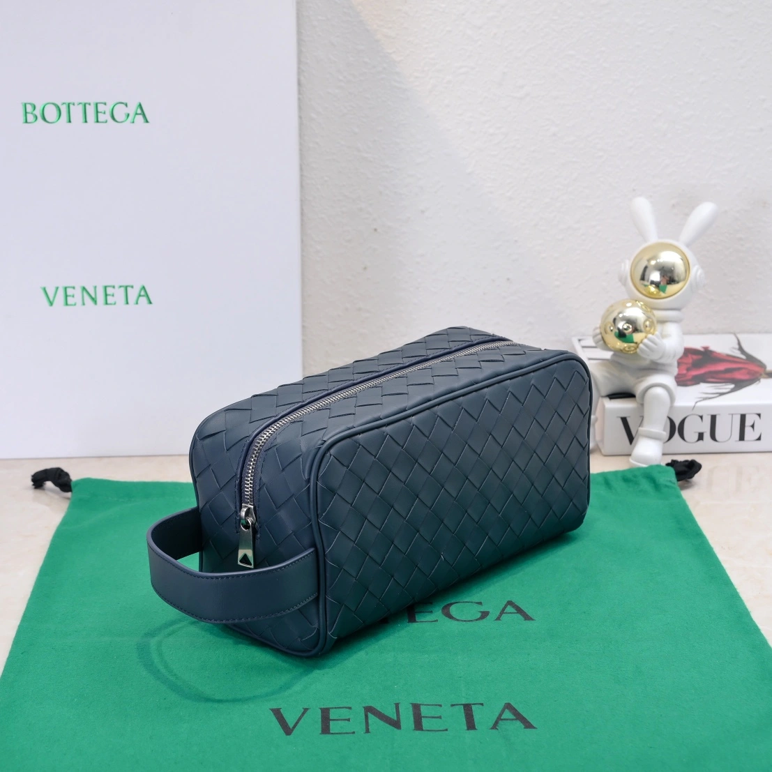 Economical Bottega Veneta Cosmetic Bags