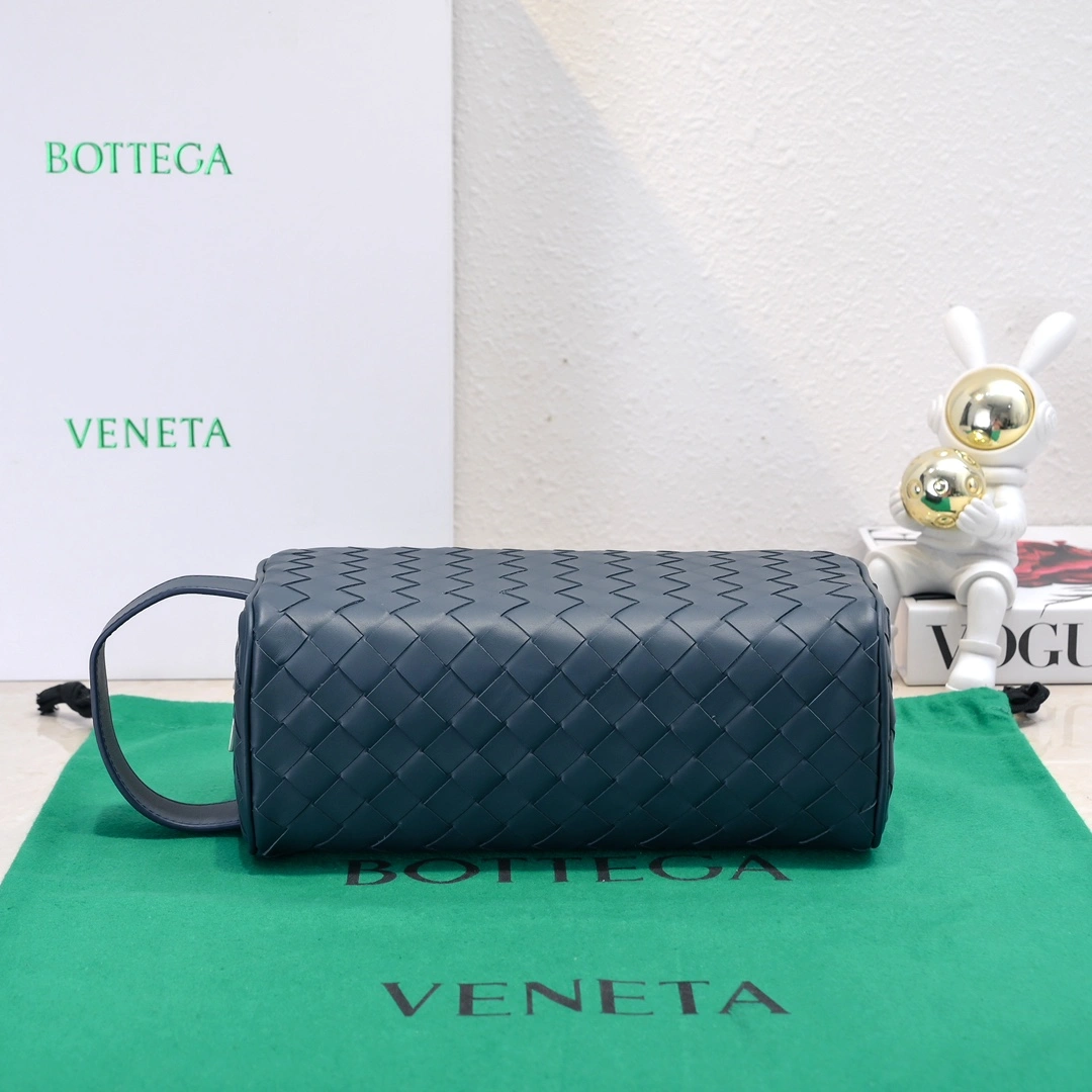 Economical Bottega Veneta Cosmetic Bags