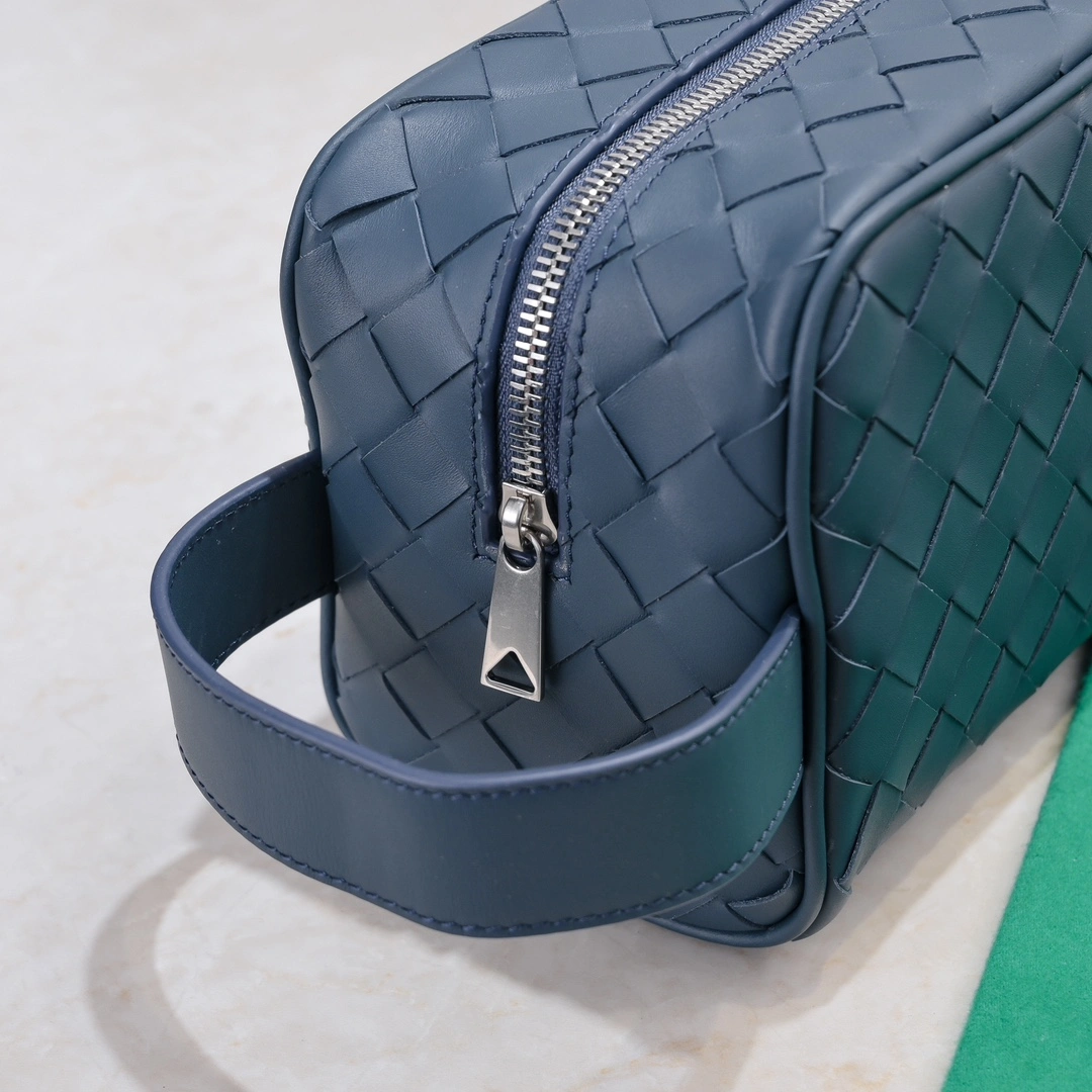 Economical Bottega Veneta Cosmetic Bags