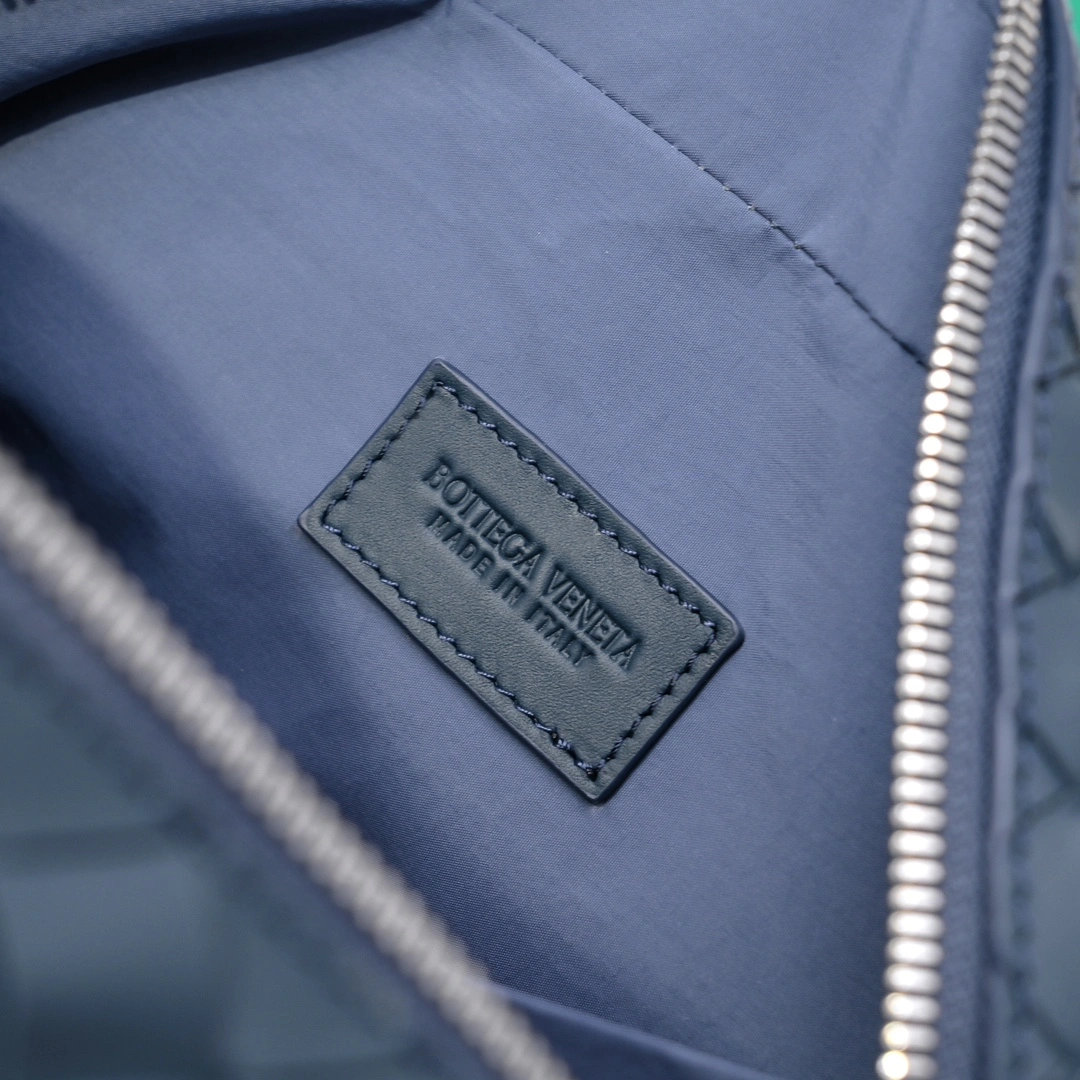 Economical Bottega Veneta Cosmetic Bags