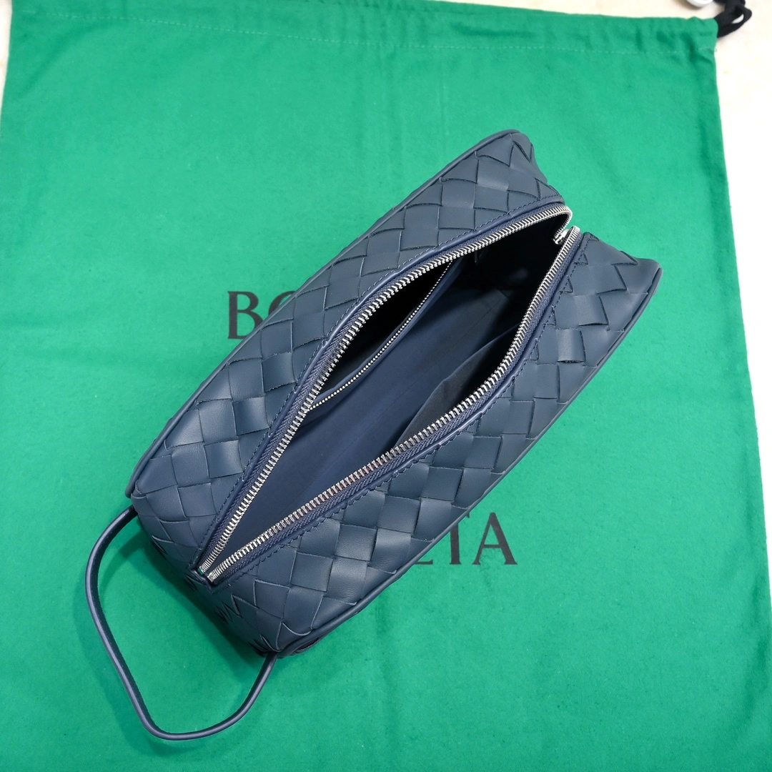 Economical Bottega Veneta Cosmetic Bags