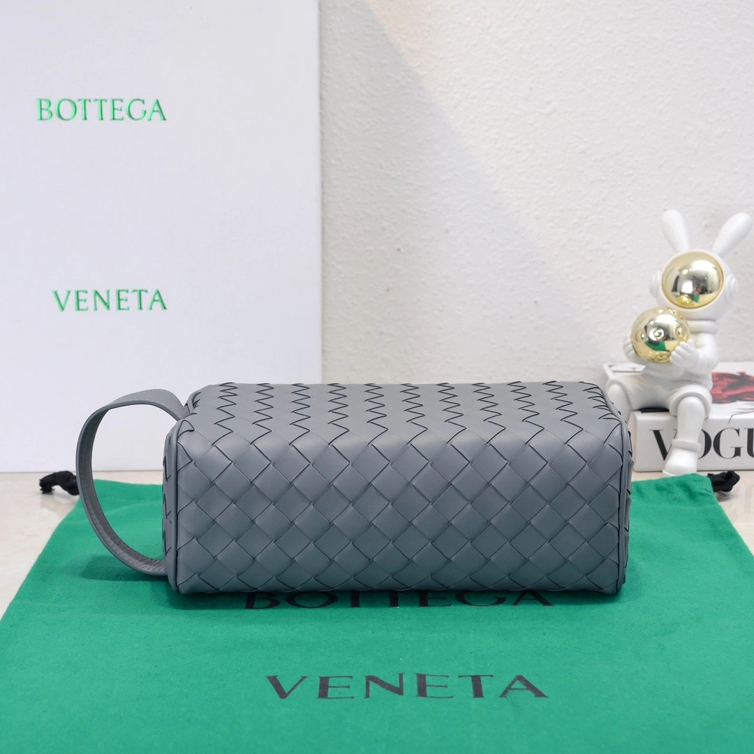 Reasonably priced Bottega Veneta Cosmetic Bags