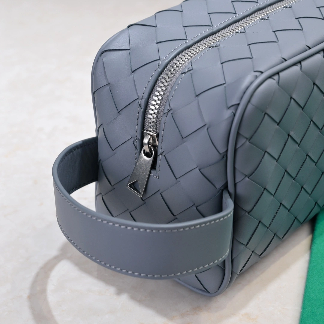 Reasonably priced Bottega Veneta Cosmetic Bags