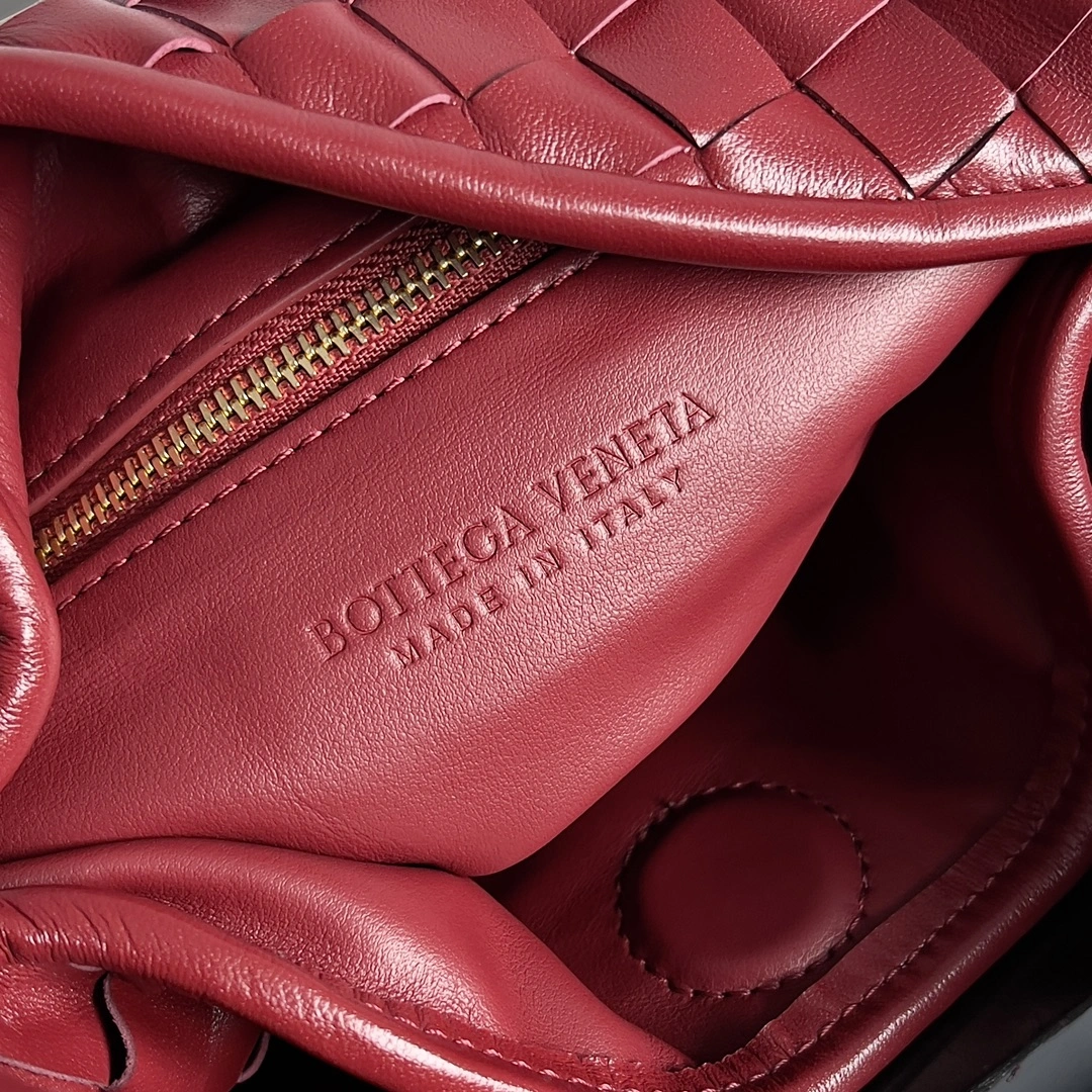 Discounted Bottega Veneta Cosmetic Bags