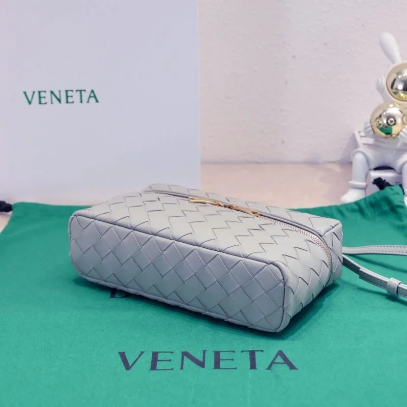 Accurate model Bottega Veneta Cosmetic Bags