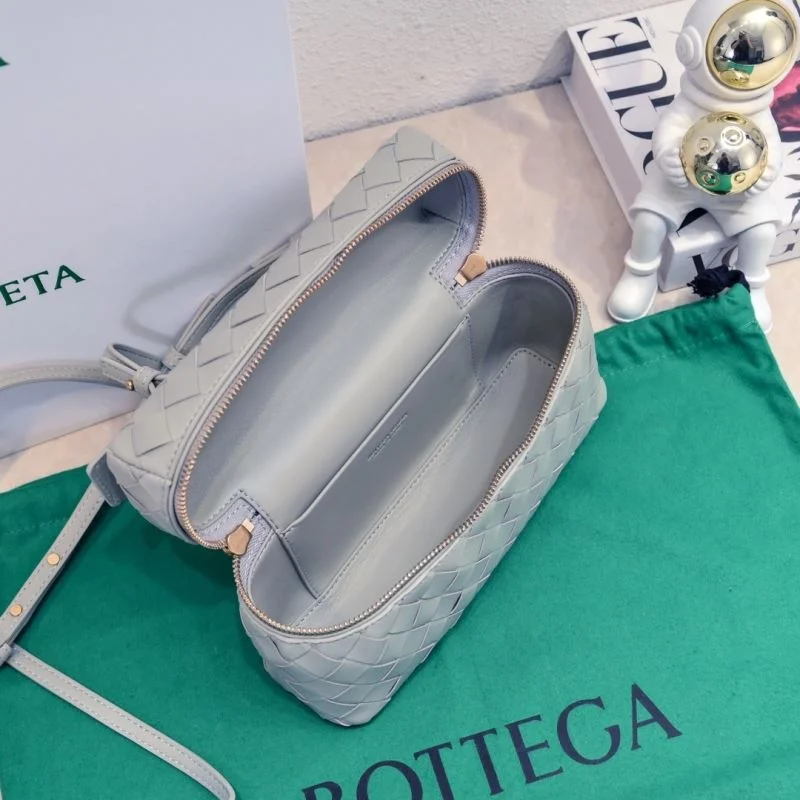 Accurate model Bottega Veneta Cosmetic Bags