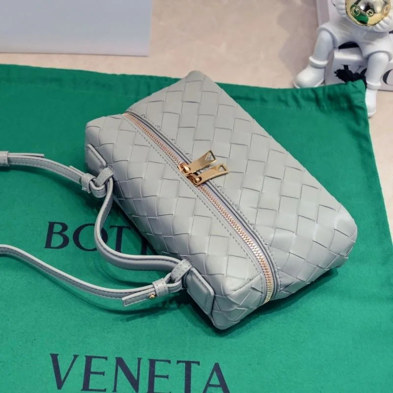 Accurate model Bottega Veneta Cosmetic Bags