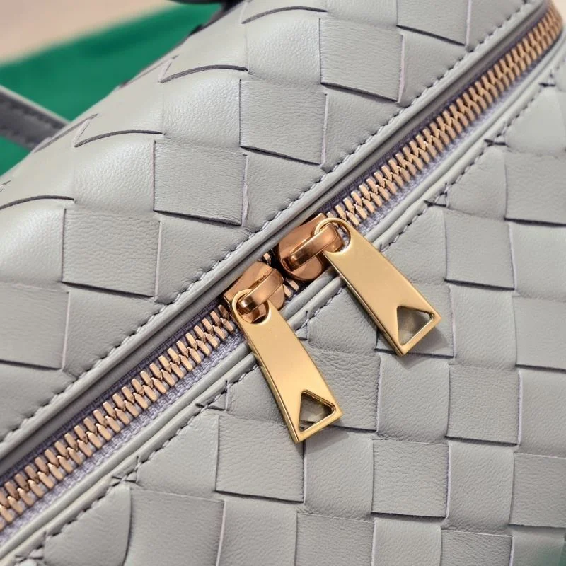 Accurate model Bottega Veneta Cosmetic Bags