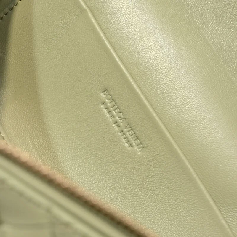 Indistinguishable Bottega Veneta Cosmetic Bags