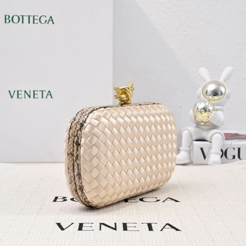 Inexpensive Bottega Veneta Cosmetic Bags