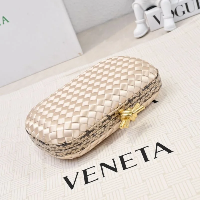 Inexpensive Bottega Veneta Cosmetic Bags
