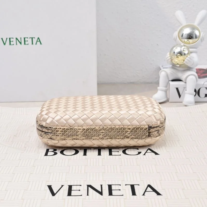 Inexpensive Bottega Veneta Cosmetic Bags