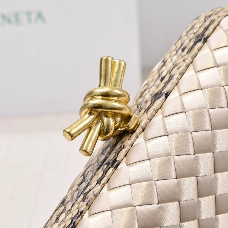 Inexpensive Bottega Veneta Cosmetic Bags