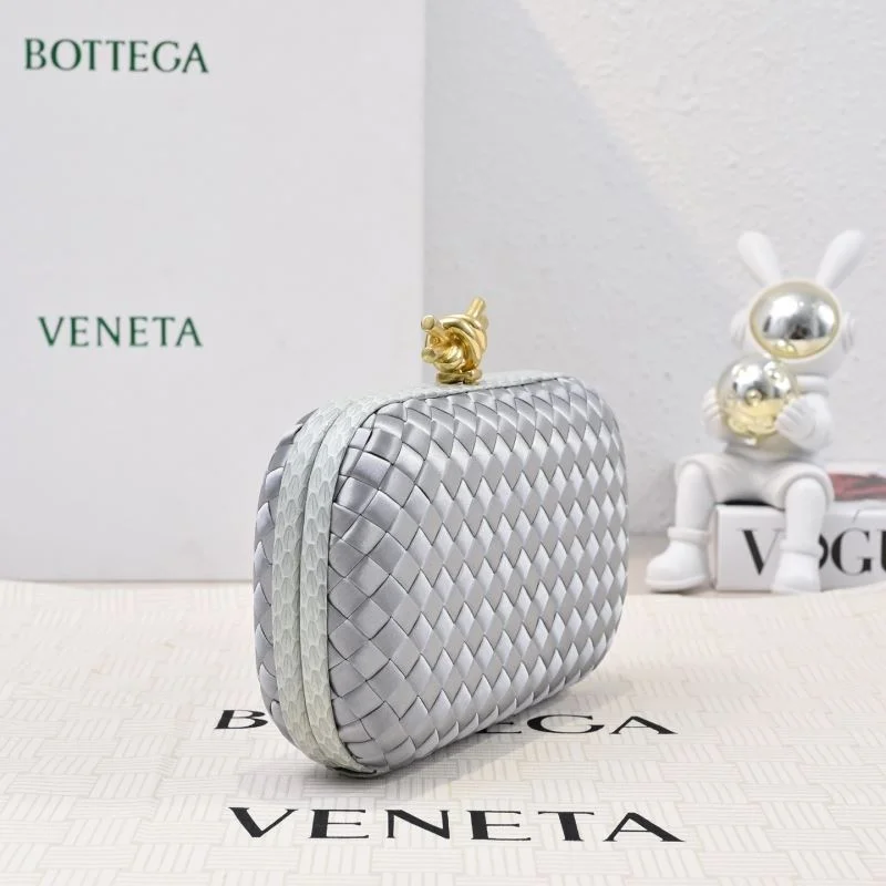 Inexpensive Bottega Veneta Cosmetic Bags