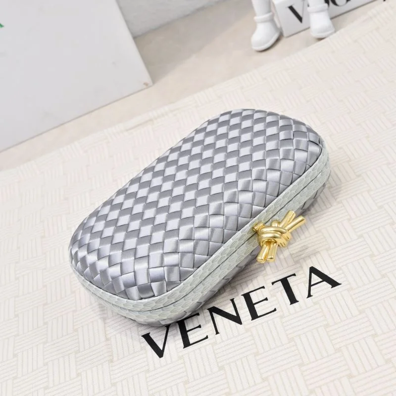 Inexpensive Bottega Veneta Cosmetic Bags