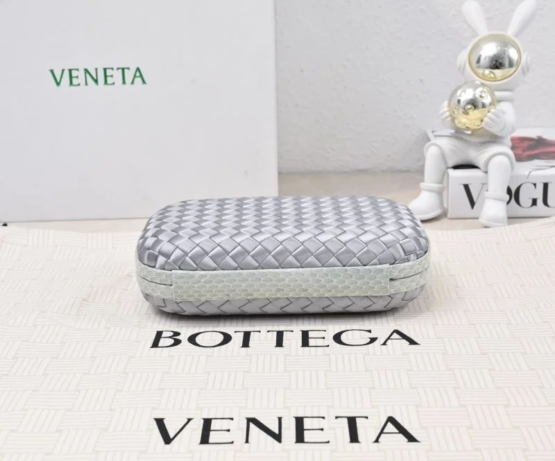 Inexpensive Bottega Veneta Cosmetic Bags