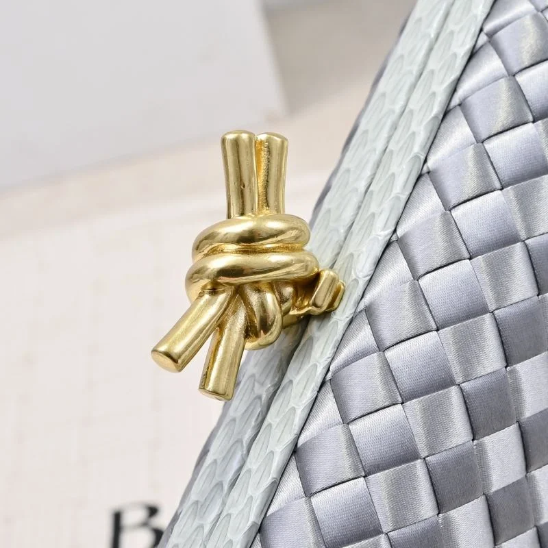 Inexpensive Bottega Veneta Cosmetic Bags