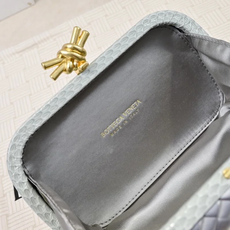 Inexpensive Bottega Veneta Cosmetic Bags