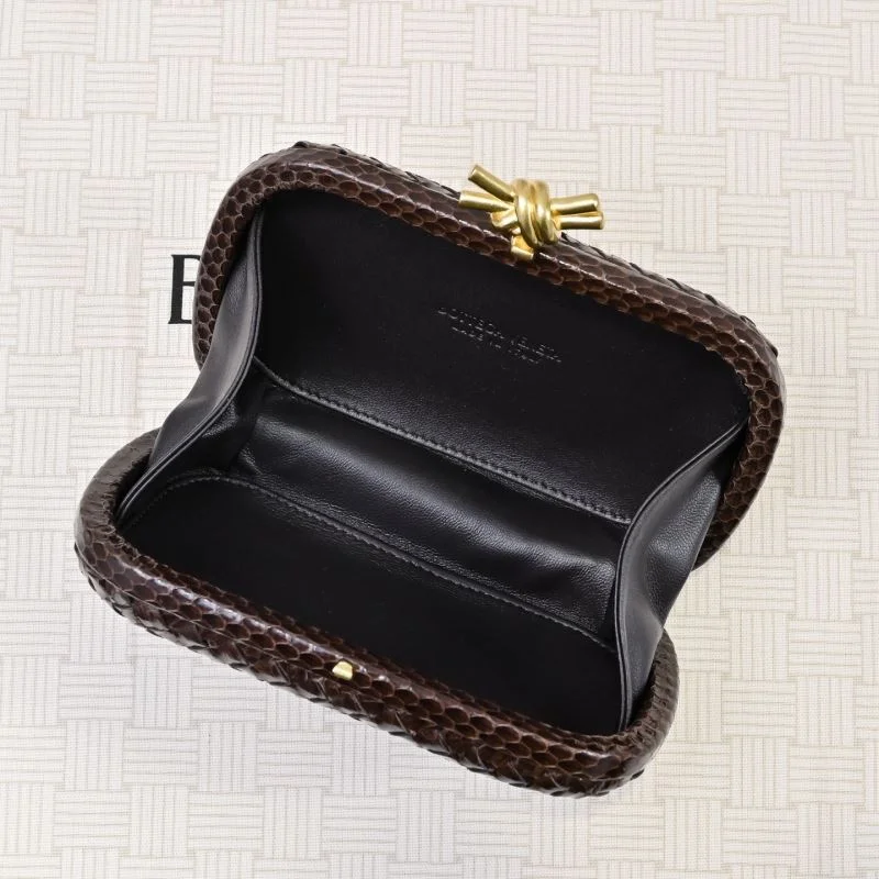 Affordable Bottega Veneta Cosmetic Bags