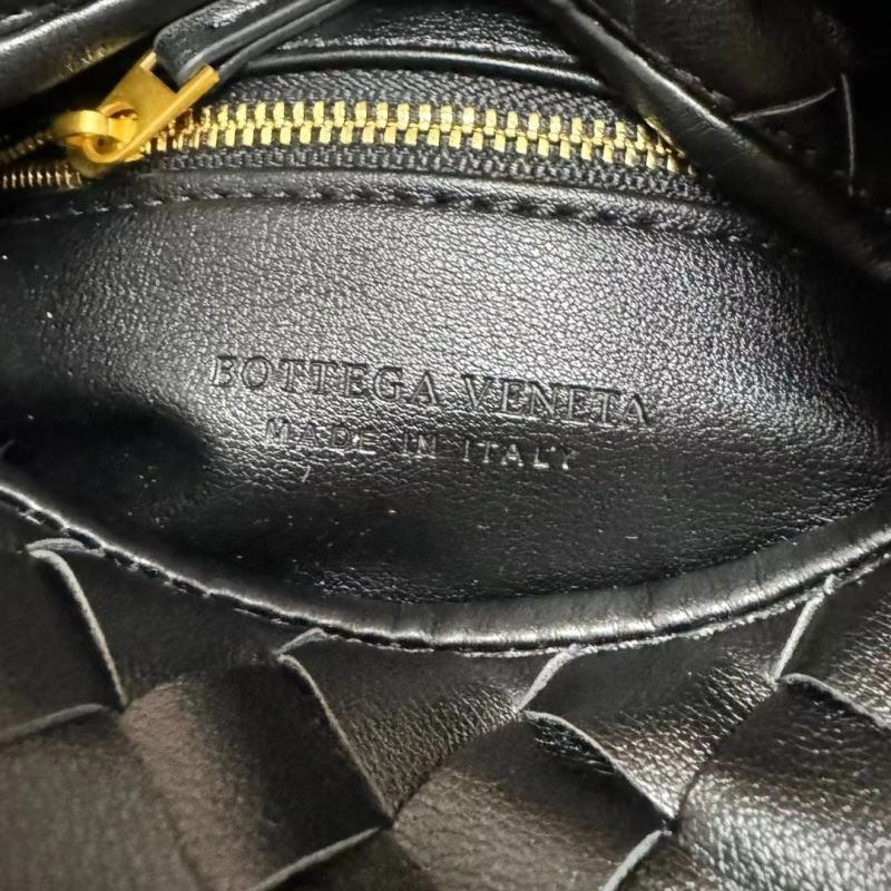 Official Bottega Veneta Hobo Bags
