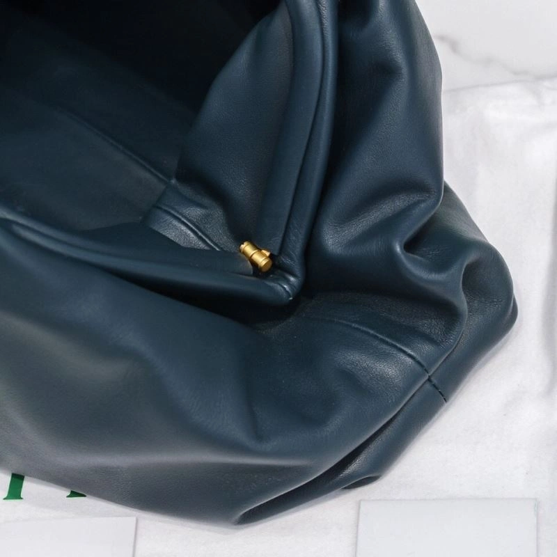 Reasonably priced Bottega Veneta Pouch Clutch Bags