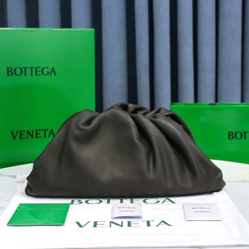 Top mirror Bottega Veneta Pouch Clutch Bags
