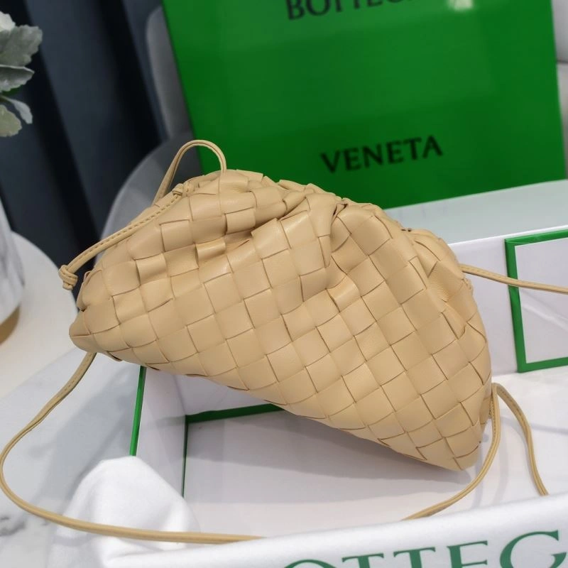 Affordable Bottega Veneta Pouch Clutch Bags