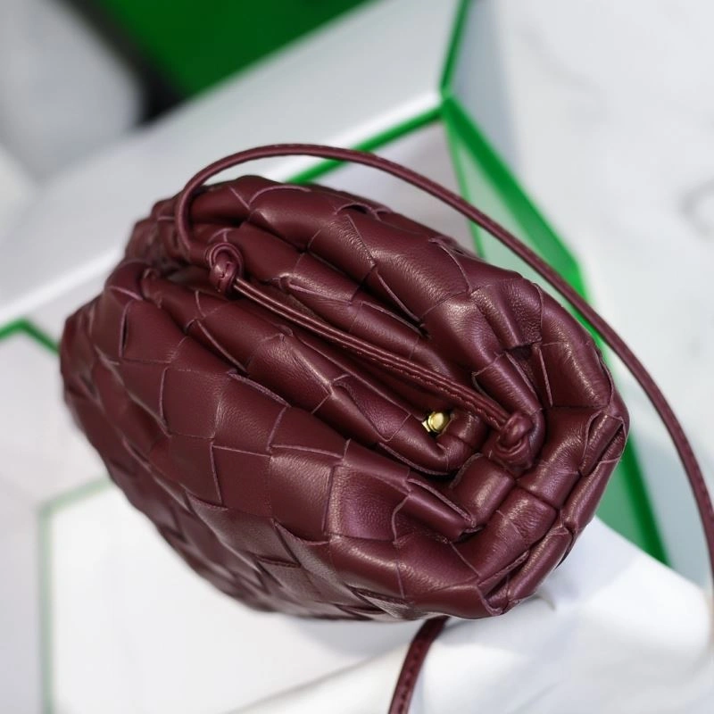 Top mirror Bottega Veneta Pouch Clutch Bags