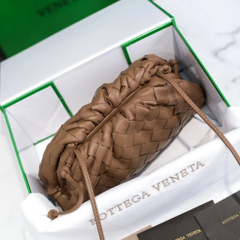 Top mirror Bottega Veneta Pouch Clutch Bags
