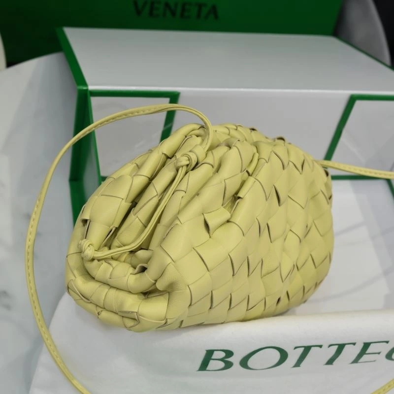 Official Bottega Veneta Pouch Clutch Bags