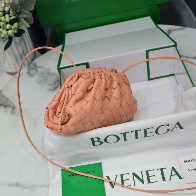 Reasonably priced Bottega Veneta Pouch Clutch Bags
