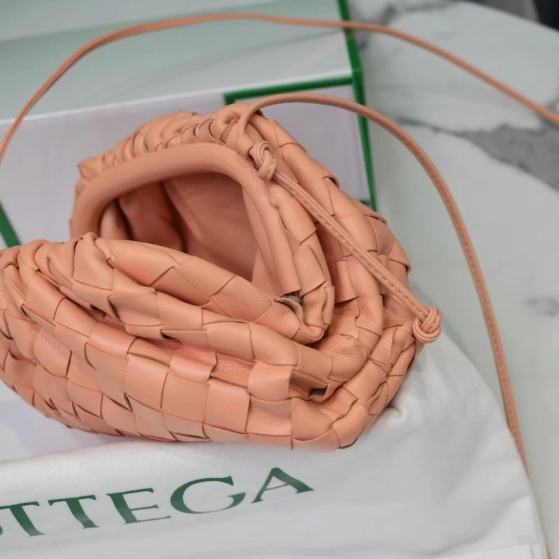 Reasonably priced Bottega Veneta Pouch Clutch Bags