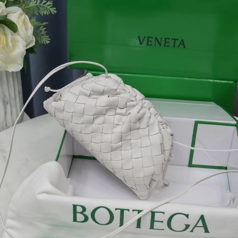 Cut-rate Bottega Veneta Pouch Clutch Bags
