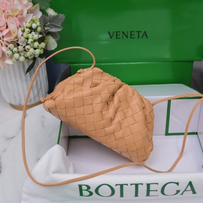 Reasonably priced Bottega Veneta Pouch Clutch Bags