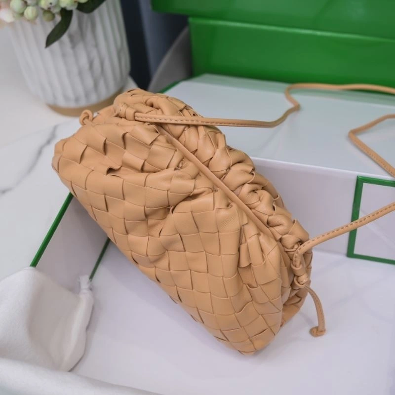 Reasonably priced Bottega Veneta Pouch Clutch Bags
