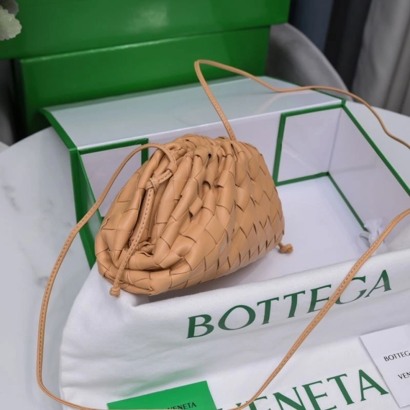 Reasonably priced Bottega Veneta Pouch Clutch Bags