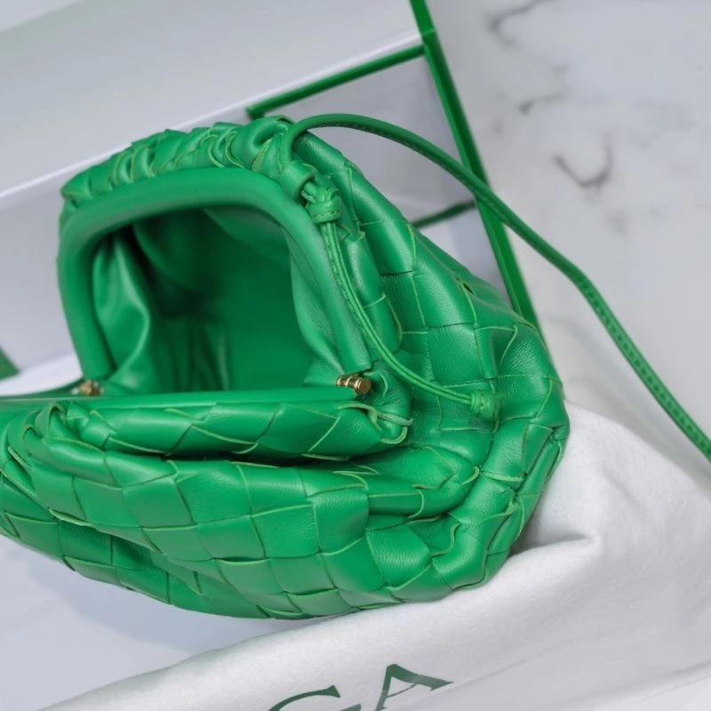 Top mirror Bottega Veneta Pouch Clutch Bags