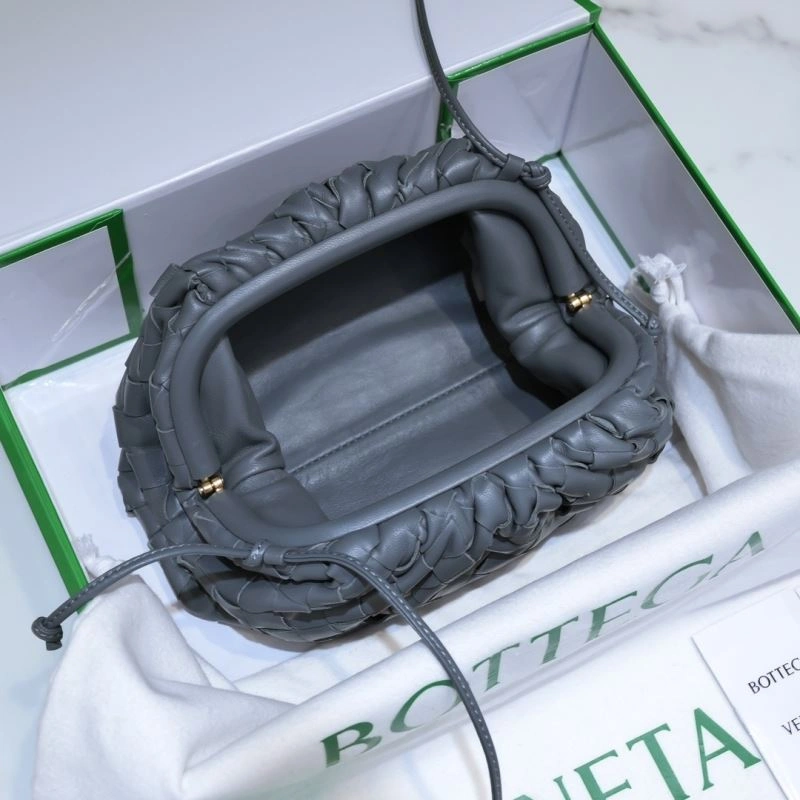 Inexpensive Bottega Veneta Pouch Clutch Bags