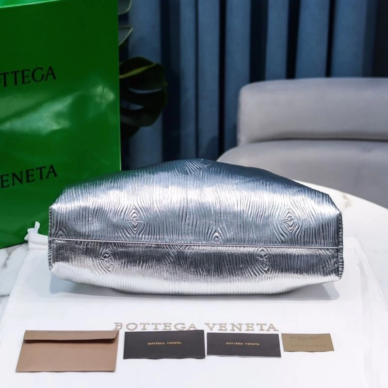 Official Bottega Veneta Pouch Clutch Bags