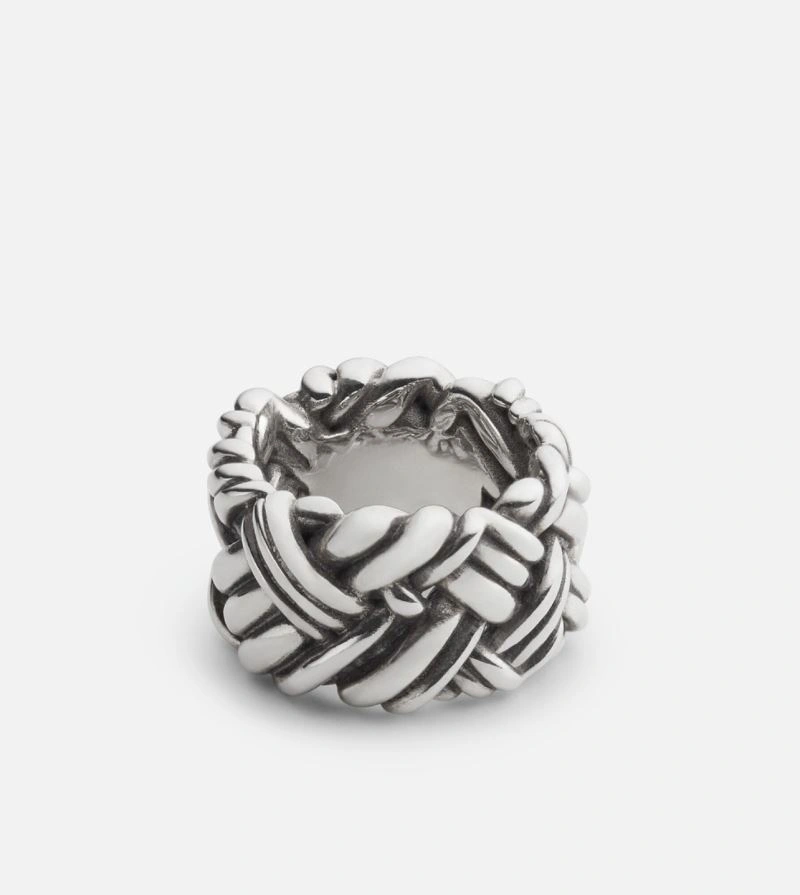 Indistinguishable Bottega Veneta Rings