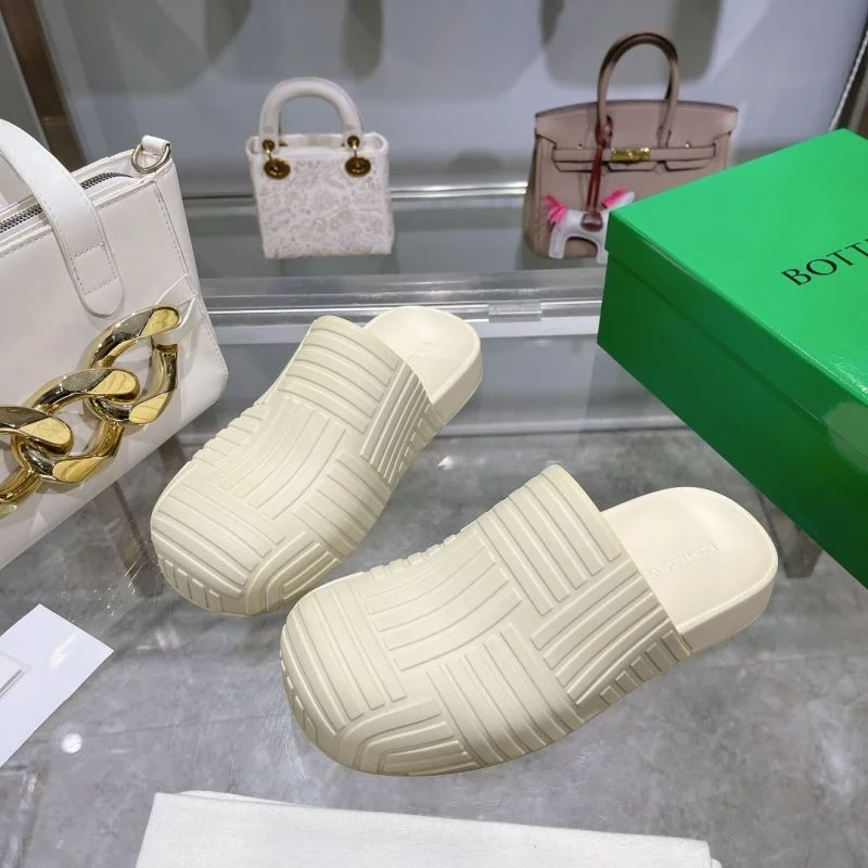 Accurate model Bottega Veneta Sandals