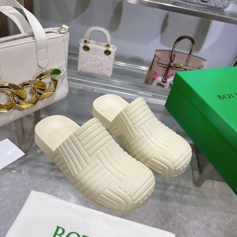 Accurate model Bottega Veneta Sandals