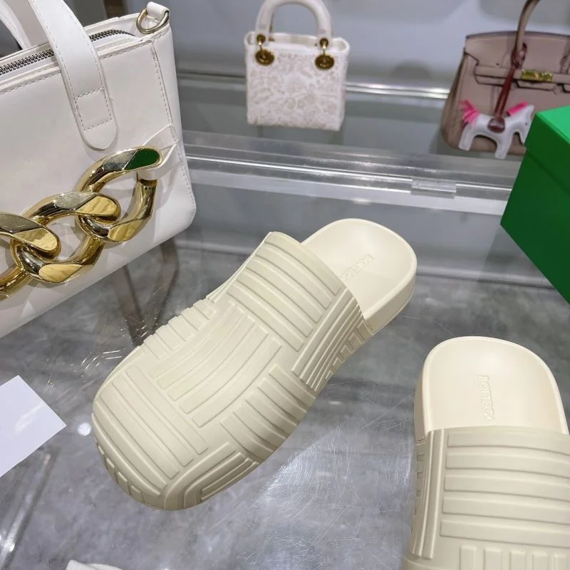 Accurate model Bottega Veneta Sandals