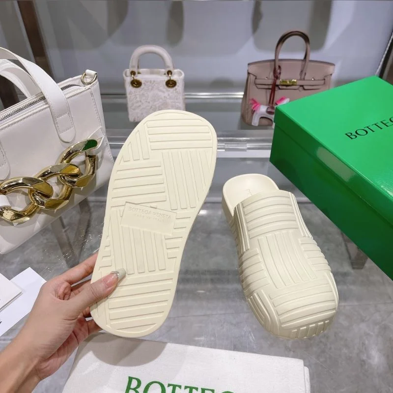 Accurate model Bottega Veneta Sandals