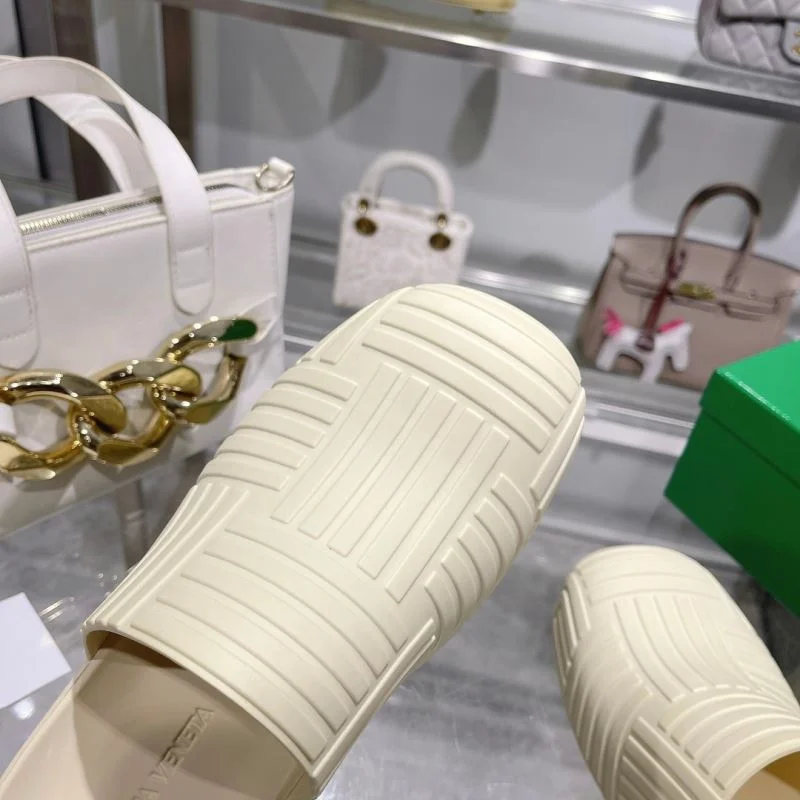 Accurate model Bottega Veneta Sandals